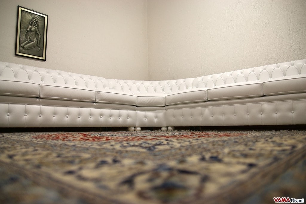 Round corner Chesterfield sofa - VAMA Divani